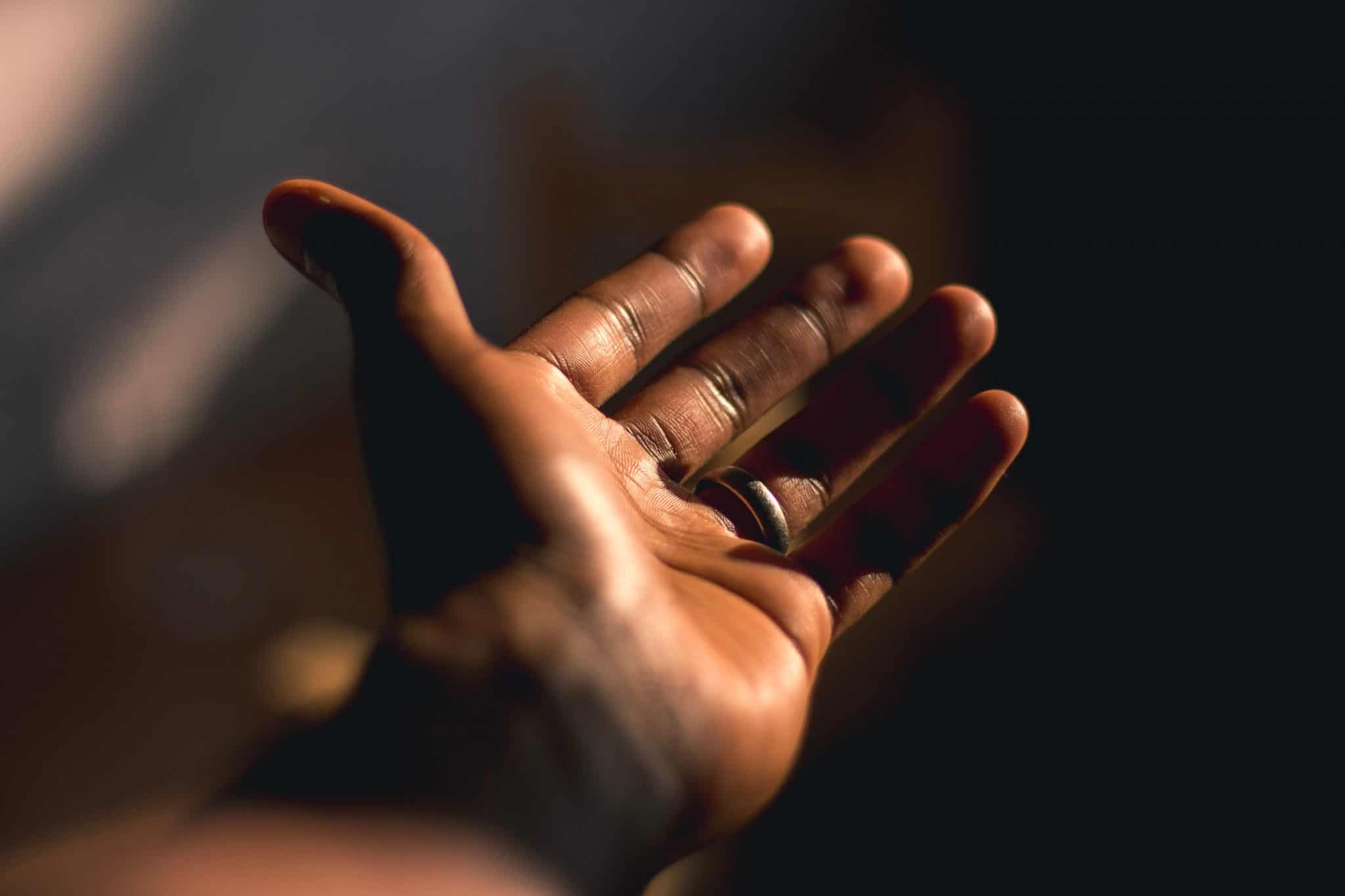 3 Steps to unhook from repetitive worry – Happy Meditator